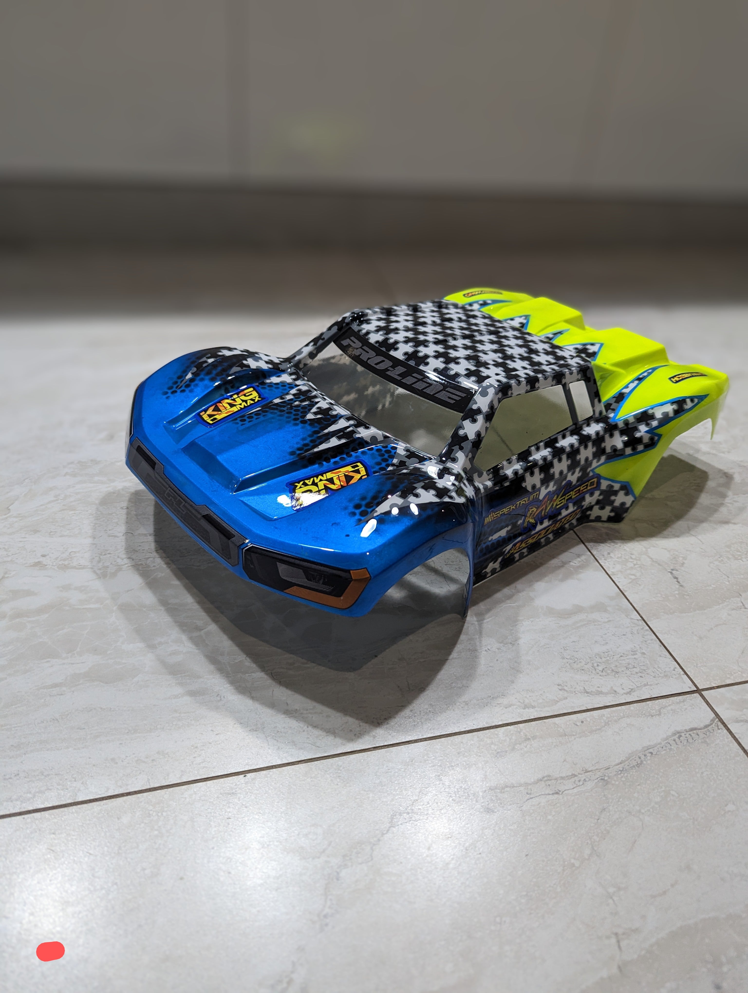 Custom airbrushed SCT bodies – SwissKris Designs / Thornlie Trophies